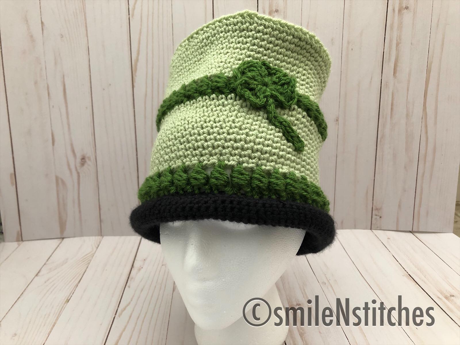 Free Crochet Pattern: Fun and Festive Top Hat for St. Patrick's Day